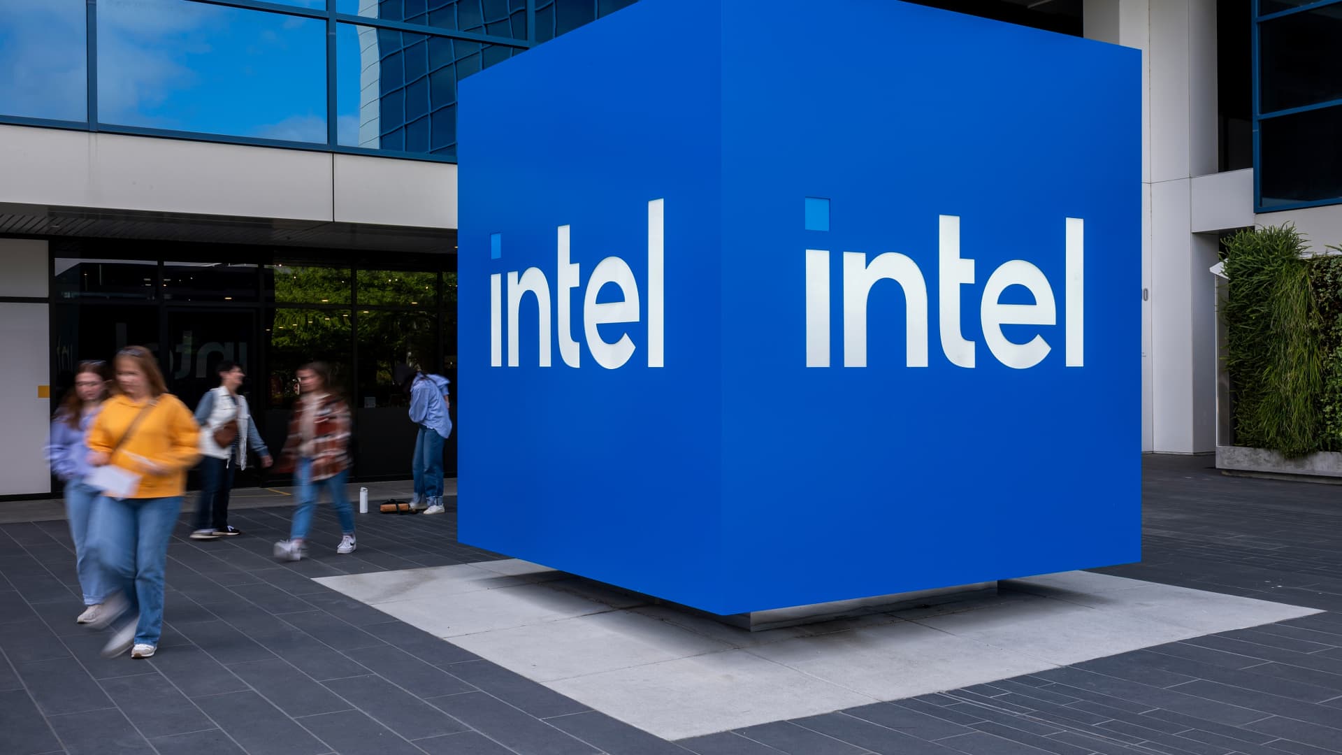 Intel (INTC) Q1 2025 earnings report - USA Top Stories—Get the Latest ...